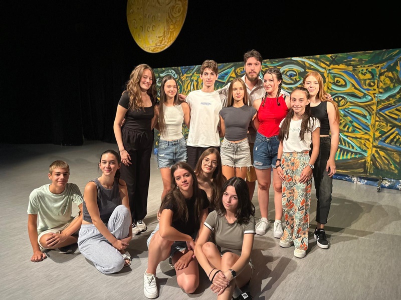 Sutra na velikoj sceni Kulturnog centra Čačak premijera dečije ...